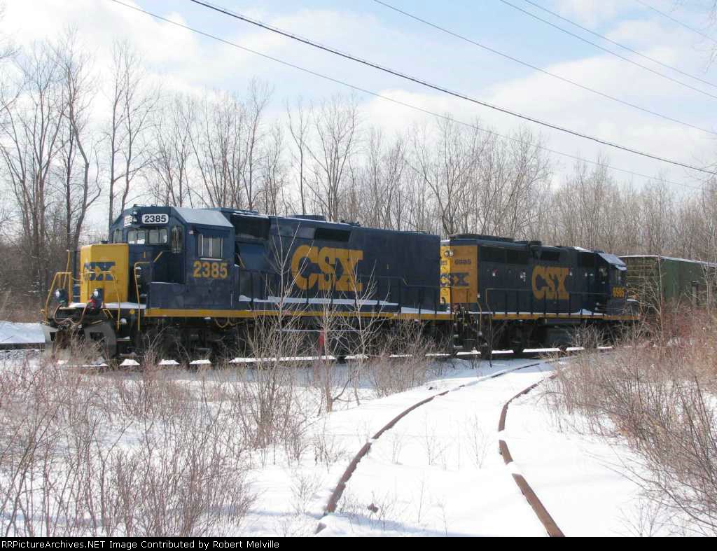 Another view of CSX 2385 and 6985 on CWR train